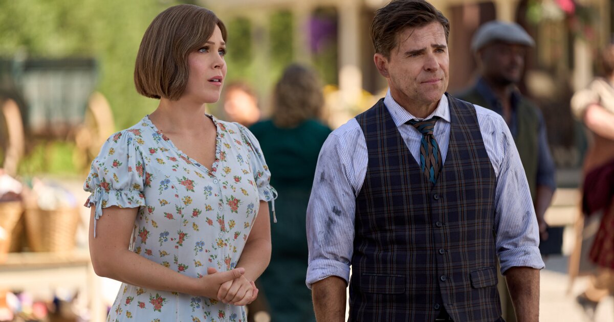 Highlight - Benson Hills Evacuees Arrive - When Calls the Heart