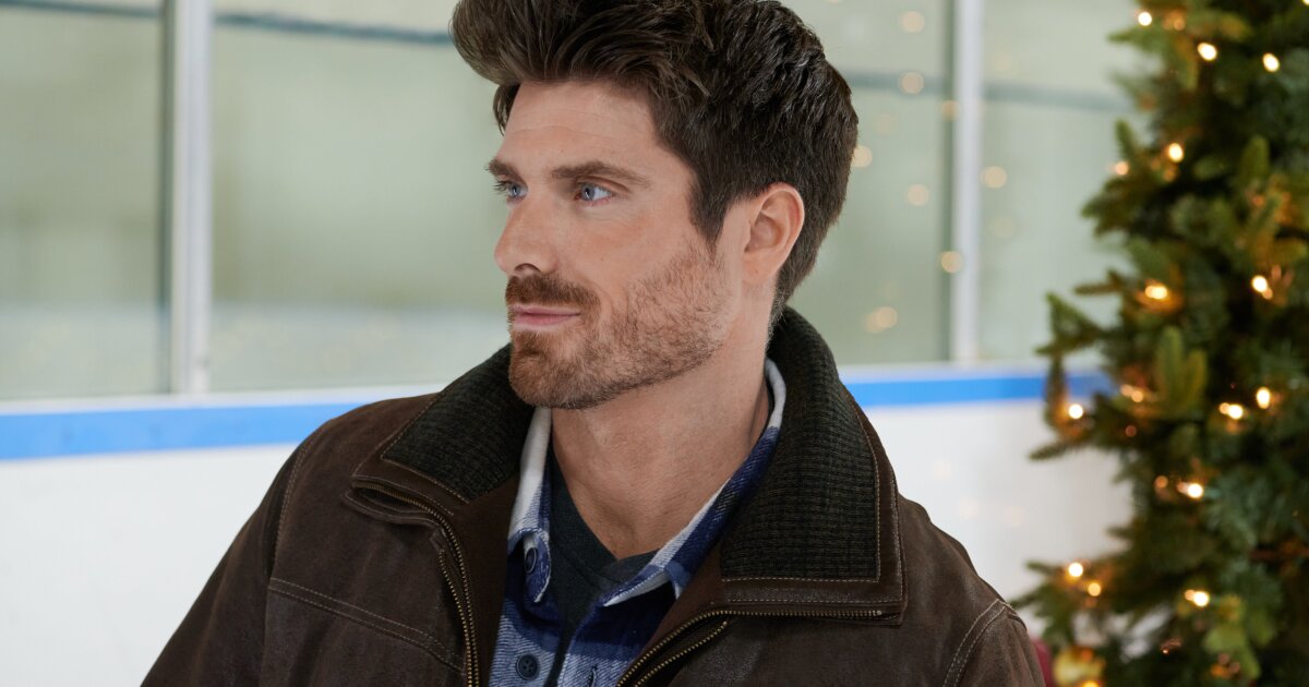 Preview - An Ice Palace Romance - July 27