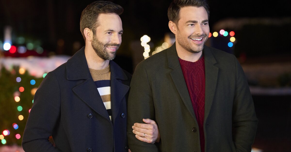 Sneak Peek: The Christmas House 2: Deck Those Halls | The Christmas ...