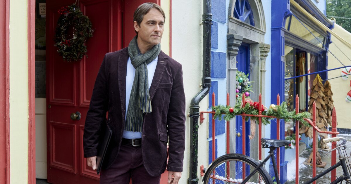 On Location - Christmas at Castle Hart
