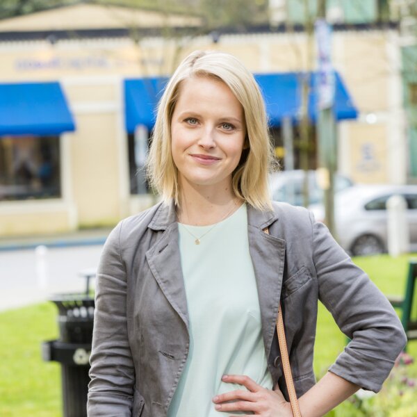 Cast Sarah Smyth Cedar Cove
